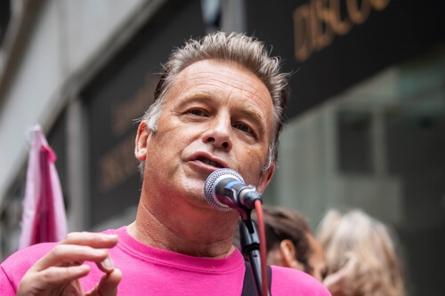 Autism: Chris Packham reveals inner world of autistic minds - homecare ... Autism: Chris Packham reveals inner world of autistic minds - homecare ...